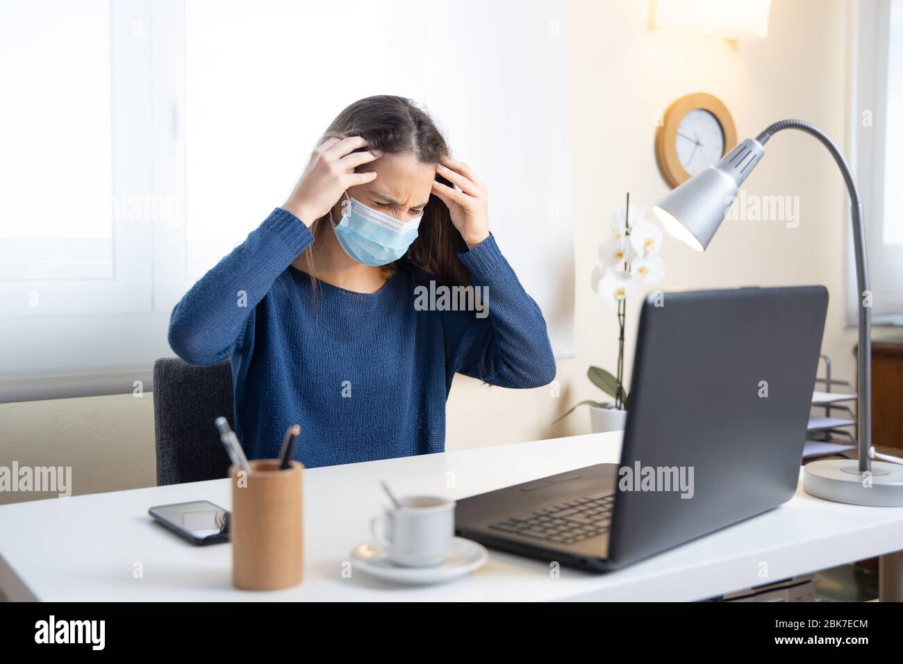 Dolor de cuerpo hi-res stock photography and images - Alamy