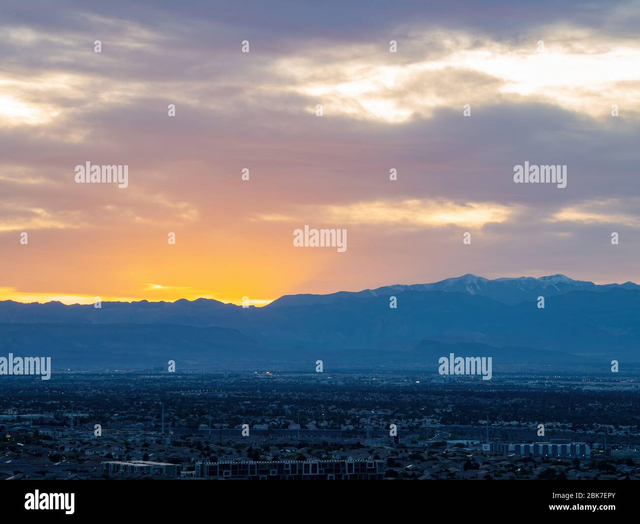 An aerial view sunset blvd sunset strip hi-res stock photography and ...