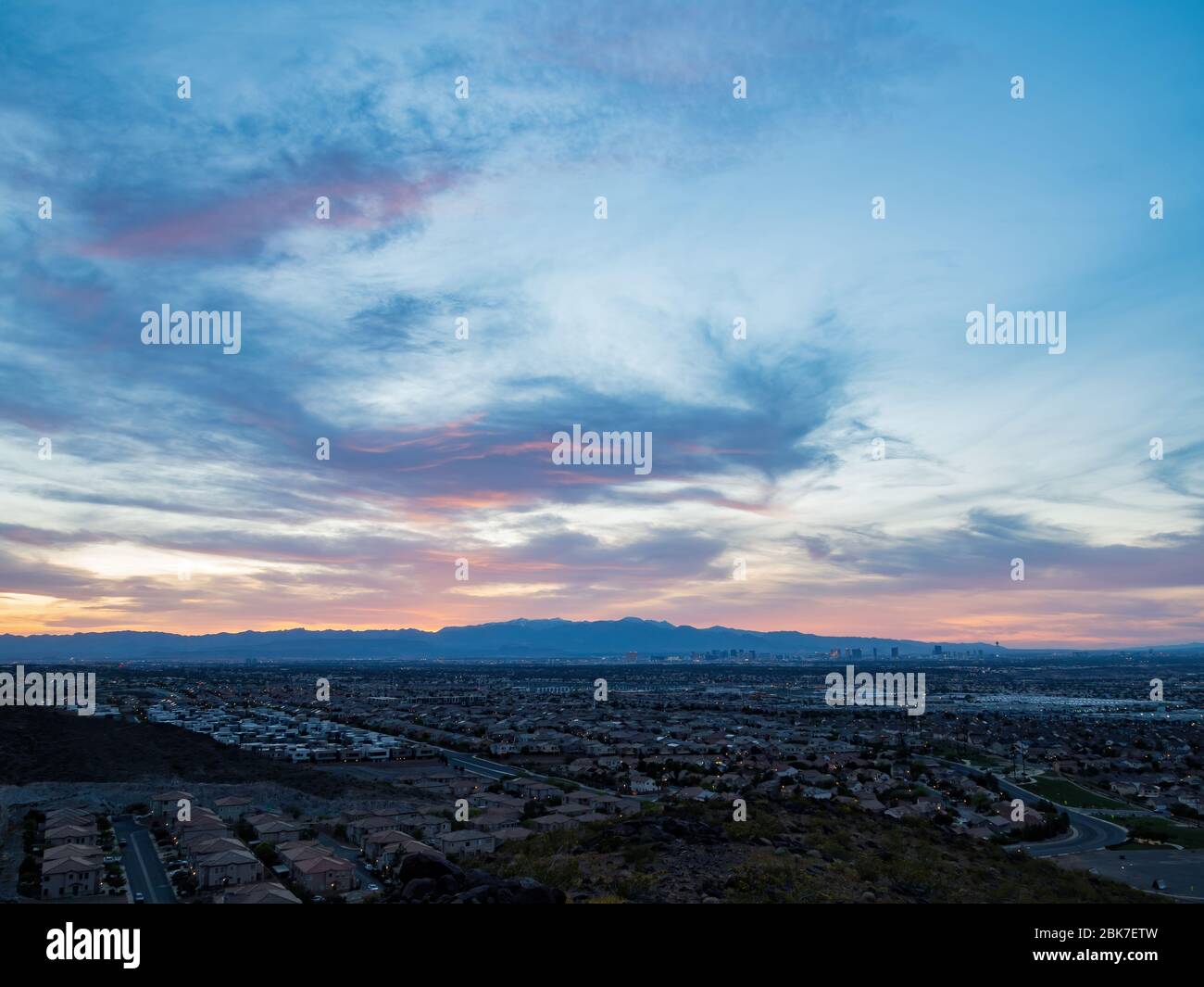 An aerial view sunset blvd sunset strip hi-res stock photography and ...