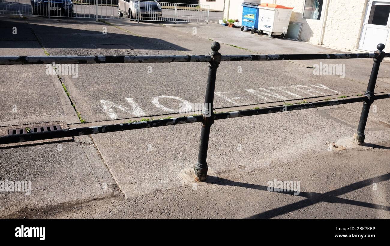 No entry warning sign hi-res stock photography and images - Alamy