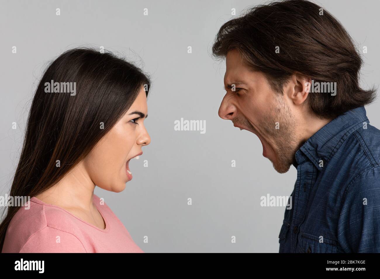 Two people screaming at each other hi-res stock photography and images - Alamy