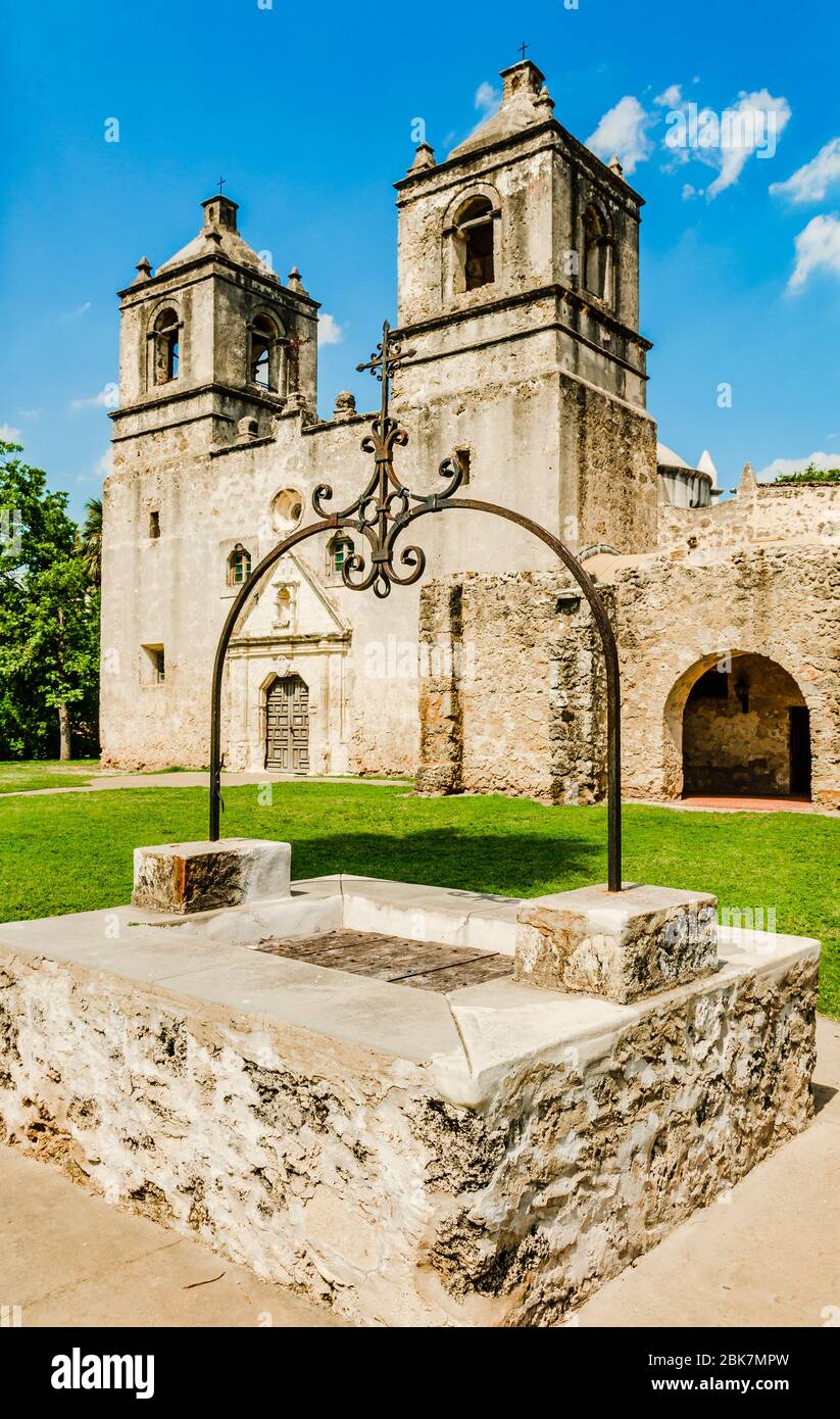 Texas christian fountain hi-res stock photography and images - Alamy