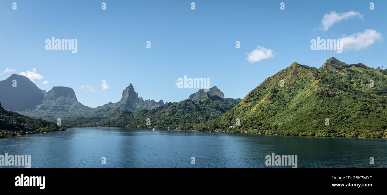 Panoramic mountain landscape, Moorea Island, French Polynesia Stock ...