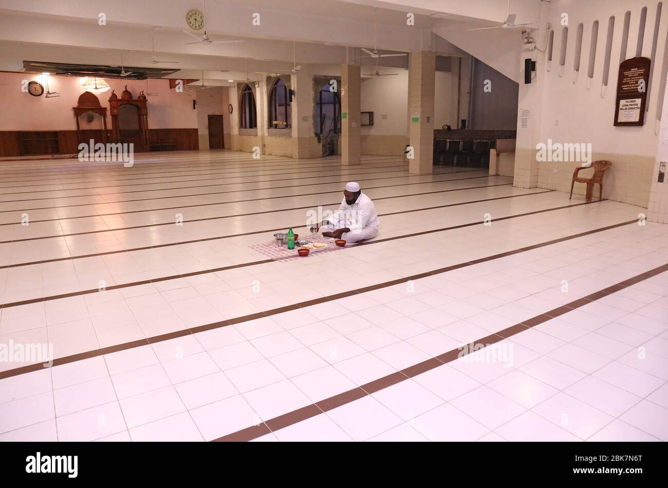 Colombo, western province, Sri Lanka. 2nd May, 2020. A Sri Lankan ...