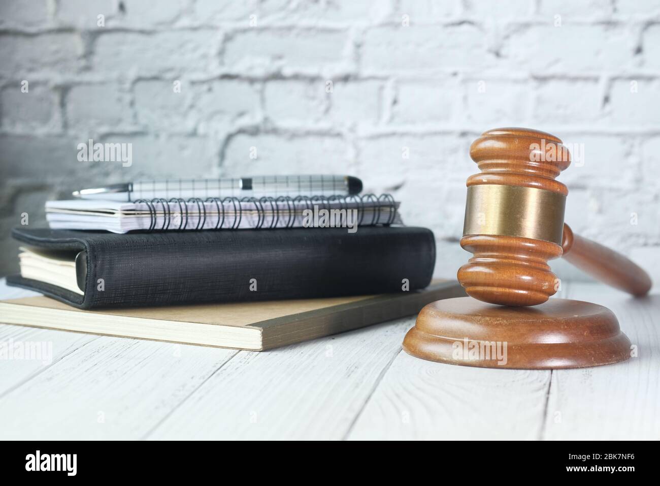 Gavel books hi-res stock photography and images - Alamy
