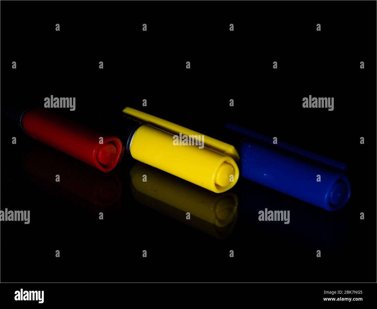 Primary colours red yellow blue hi-res stock photography and images - Alamy