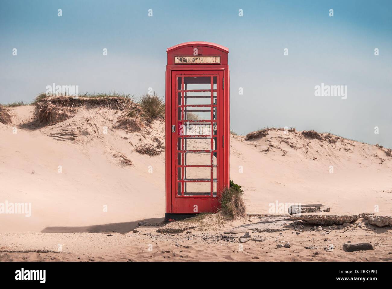 Phone booth in desert hi-res stock photography and images - Alamy