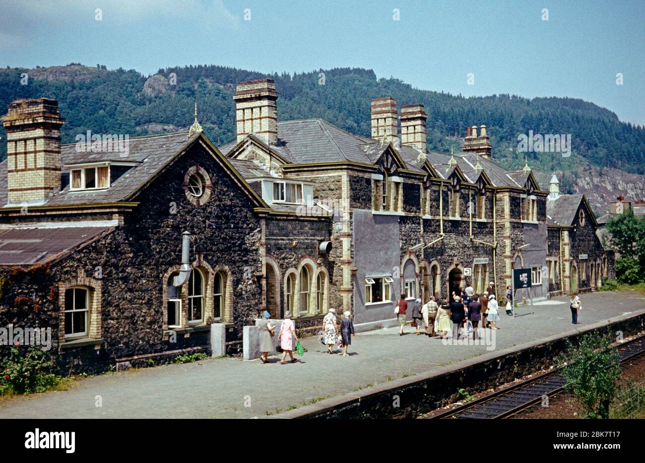 Railway station 1980s hi-res stock photography and images - Alamy