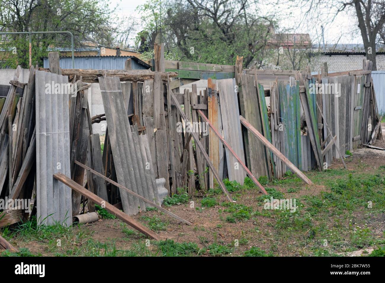 Slate fencing hi-res stock photography and images - Alamy