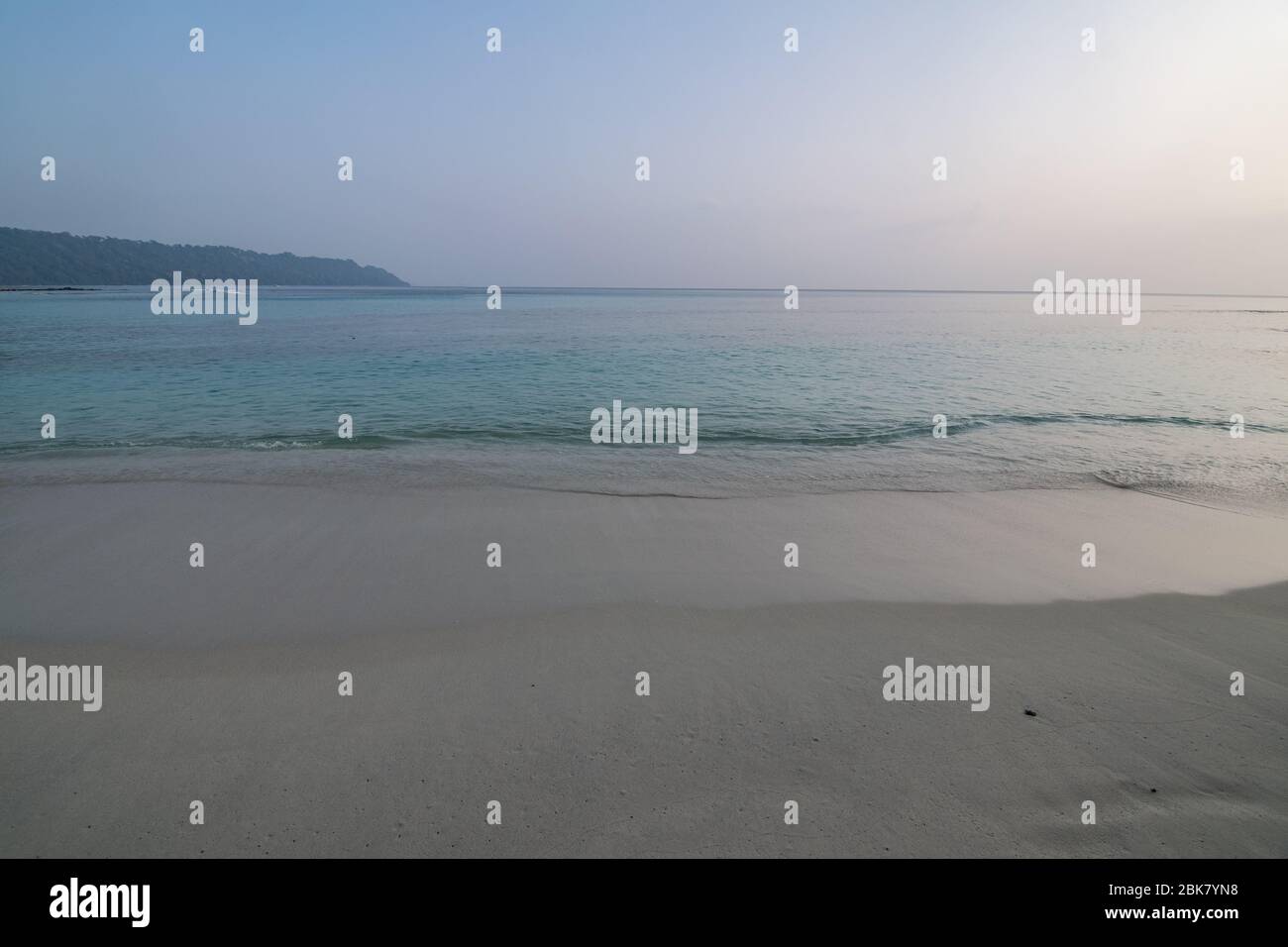 Radhanagar havelock island elephant hi-res stock photography and images ...