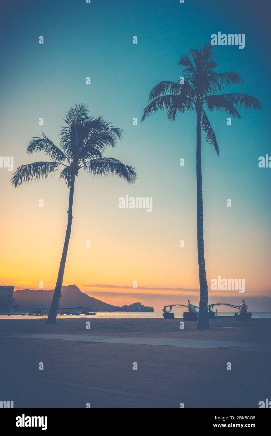 Vintage waikiki beach hi-res stock photography and images - Alamy
