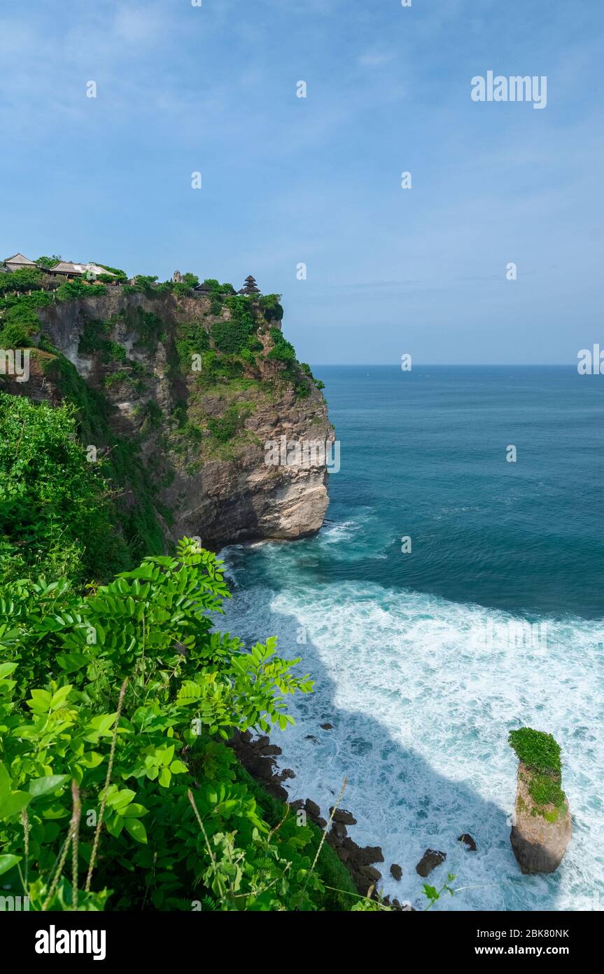Cliffside temple Bali Indonesia Stock Photo - Alamy