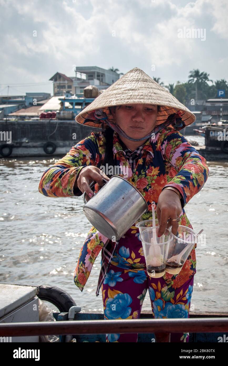 Vietnamese floating market Stock Photo - Alamy