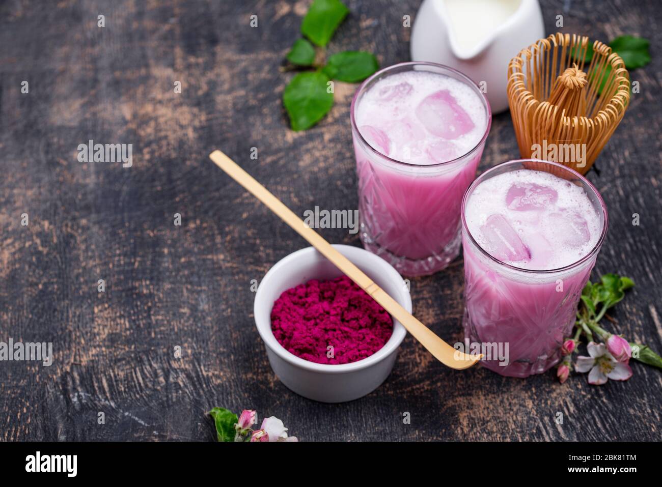 Ice red velvet latte hi-res stock photography and images - Alamy