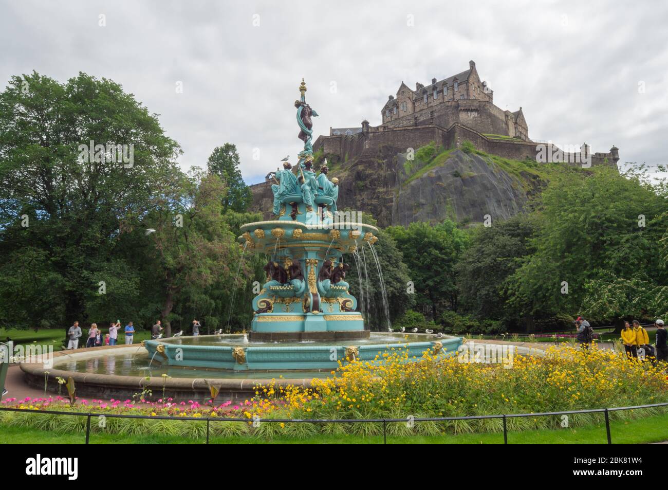Edinburgh Castle and Ross Fountain from Princes Street Gardens Stock ...