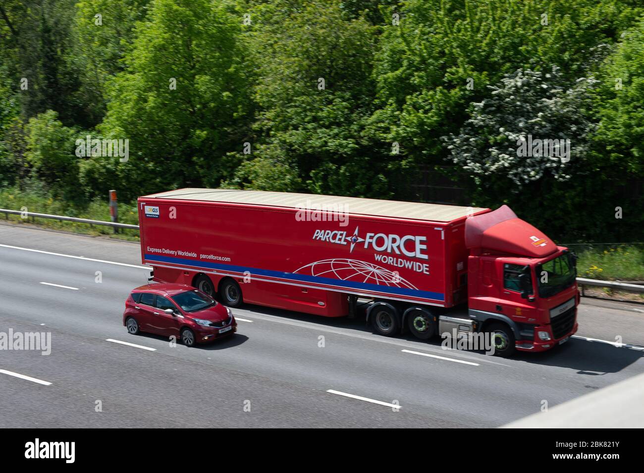 Iver, Buckinghamshire, UK. 2nd May, 2020. The M25 London Orbital ...