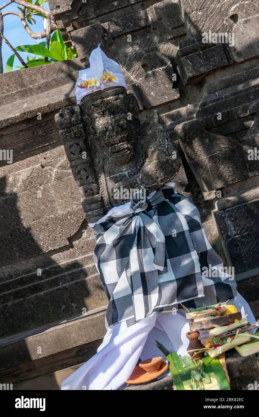 Kuta beach shrine hi-res stock photography and images - Alamy