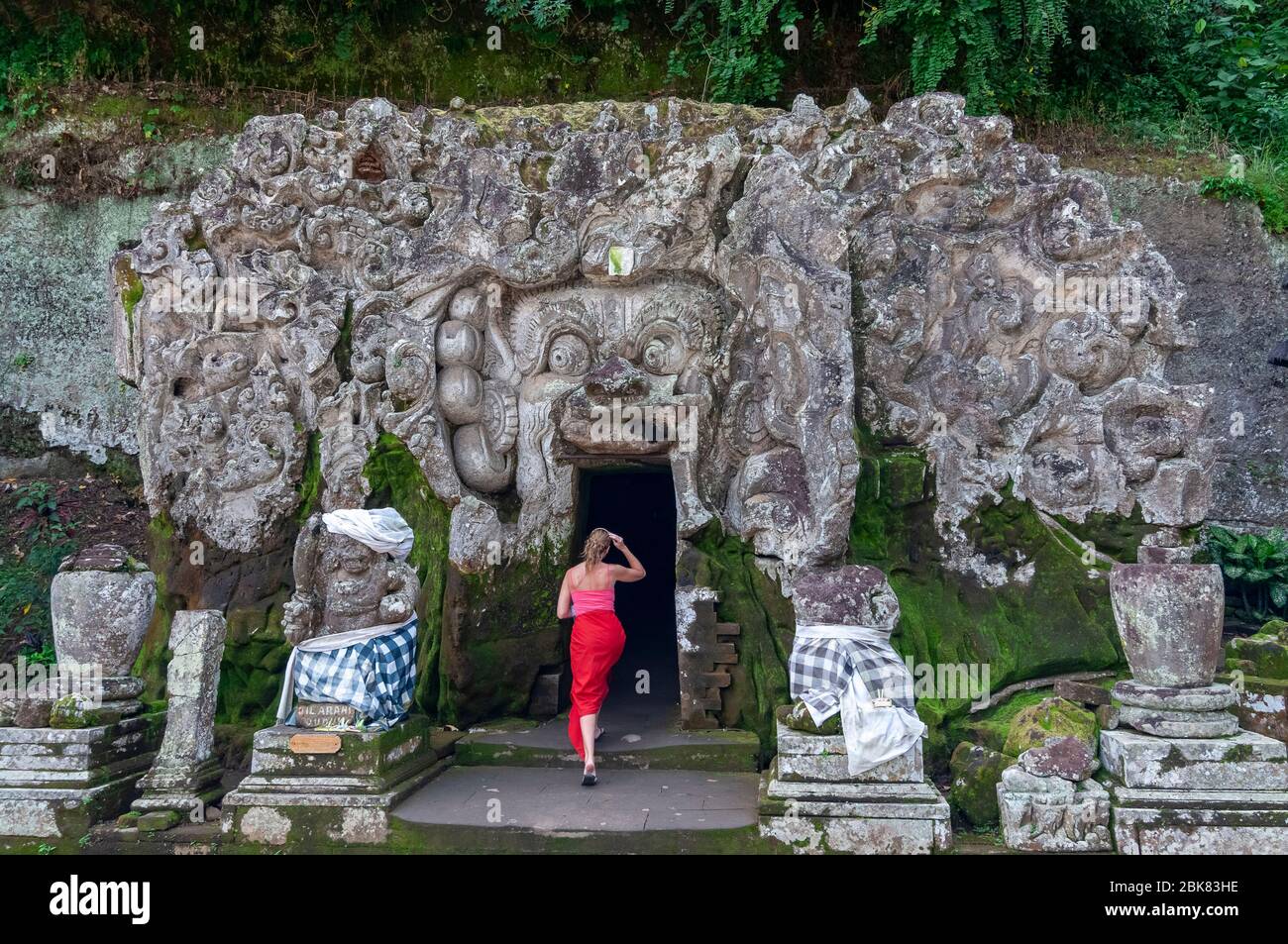 Entrance to elephant cave goa gajah hi-res stock photography and images ...