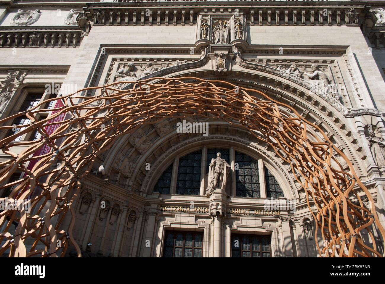 Timber Wave Structure London Festival of Architecture Victoria & Albert ...
