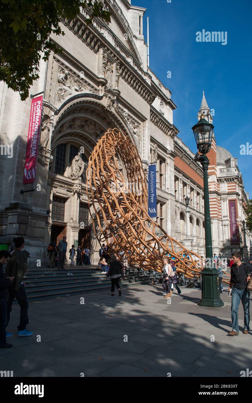 Timber Wave Structure London Festival of Architecture Victoria & Albert ...