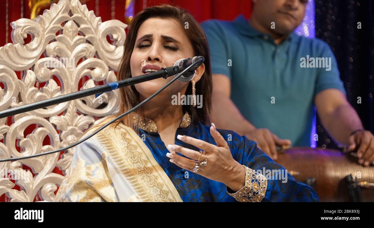 HUMERA CHANNA CONCERT Stock Photo - Alamy