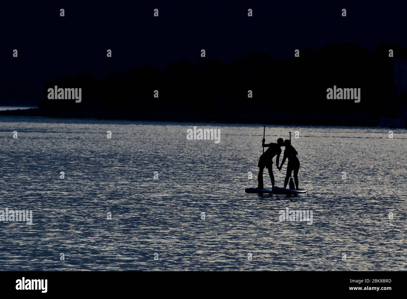 Moonlight kiss at the beach hi-res stock photography and images - Alamy