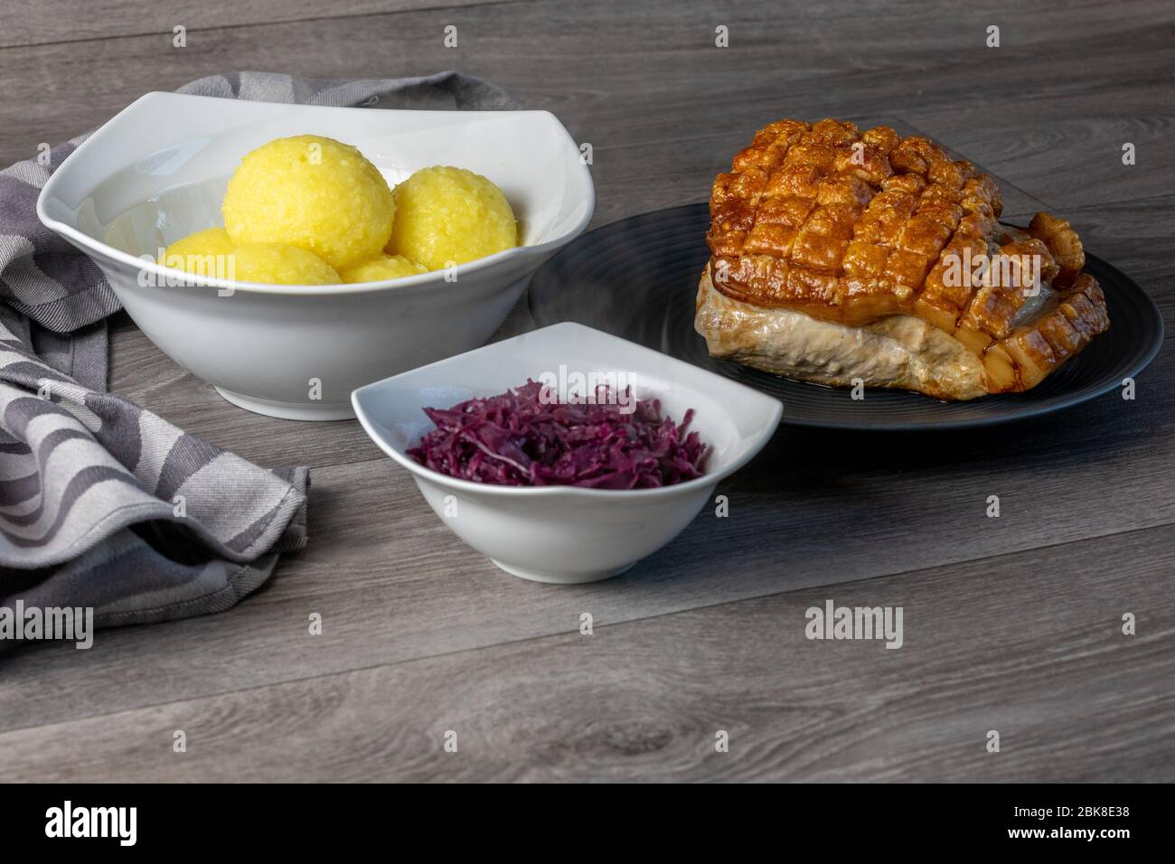 Crackle meat hi-res stock photography and images - Alamy