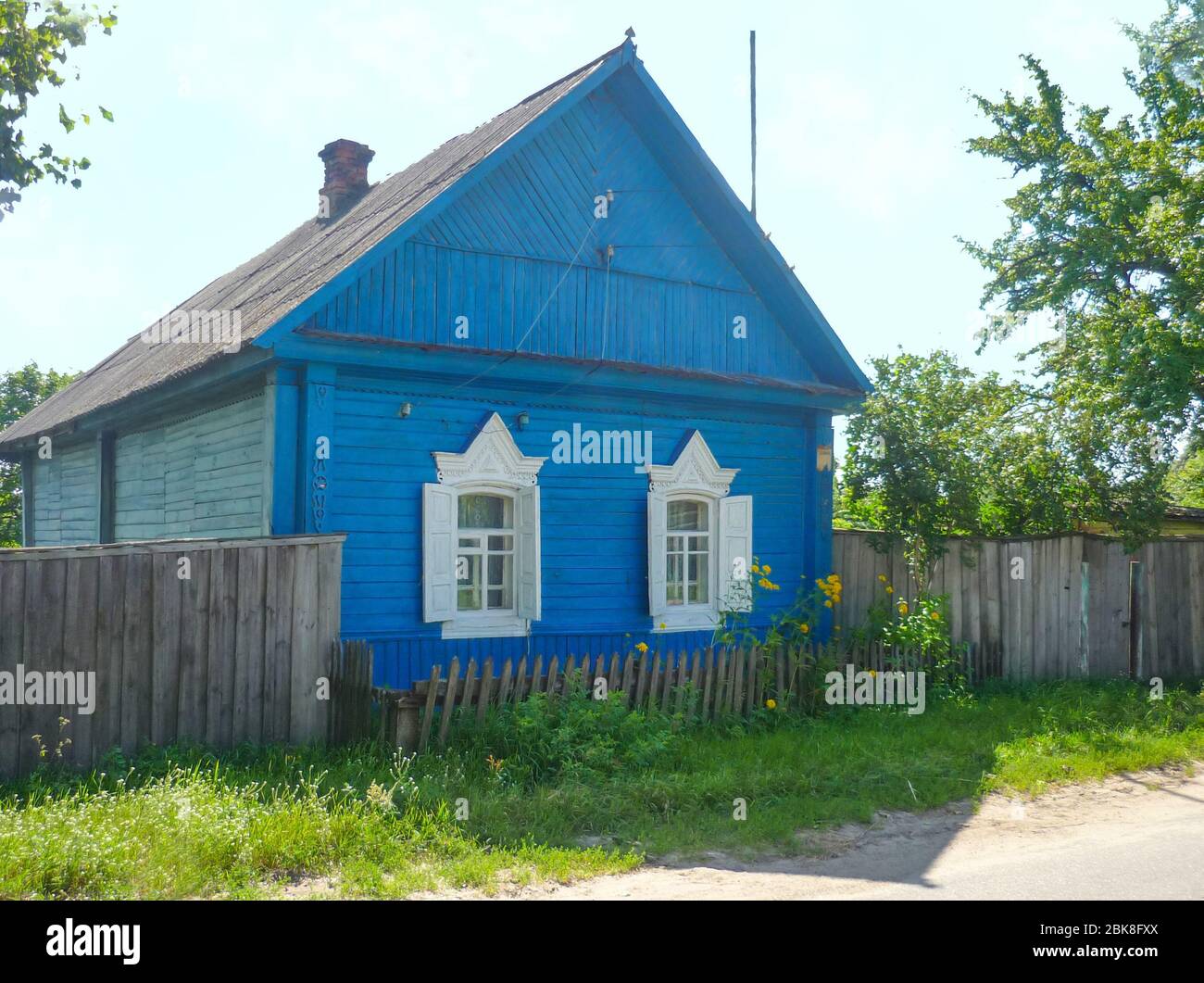 Russian hut in a village countryside Stock Photo - Alamy