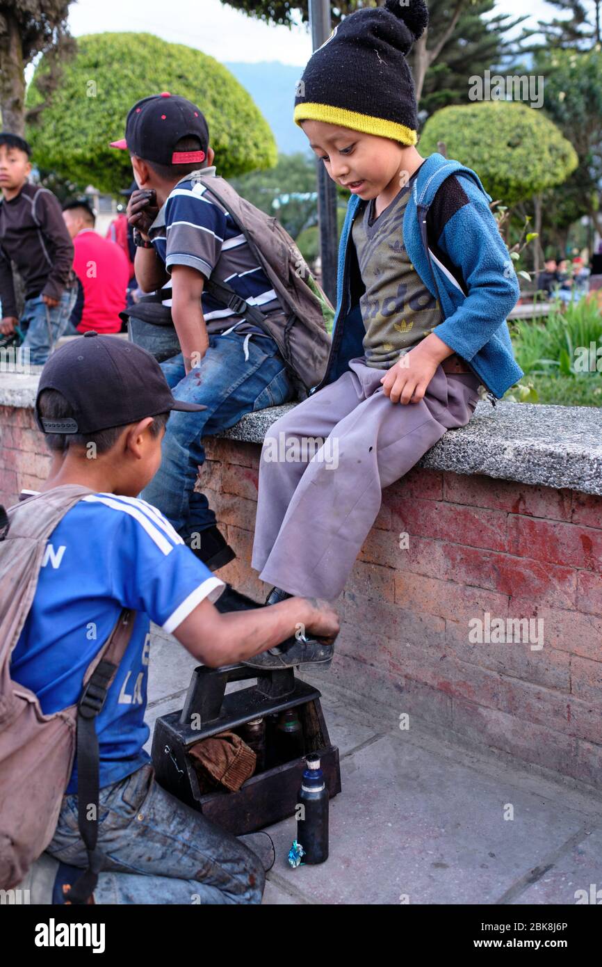 Shoe shiner boy hi-res stock photography and images - Alamy