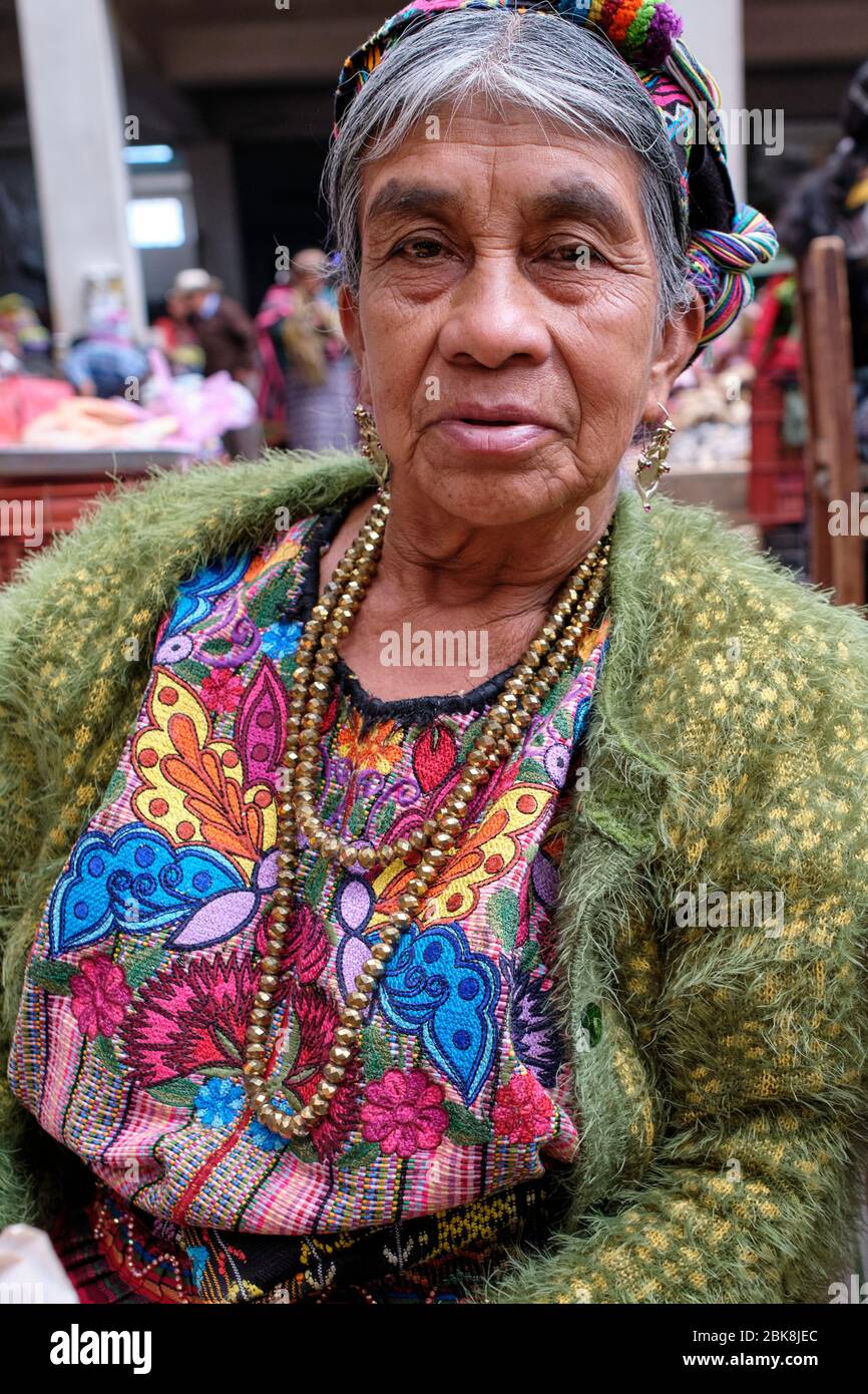 Indigenous clothes hi-res stock photography and images - Alamy