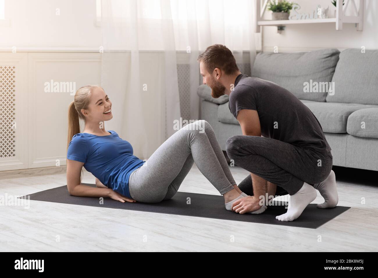 Couple floor kiss relax hi-res stock photography and images - Alamy