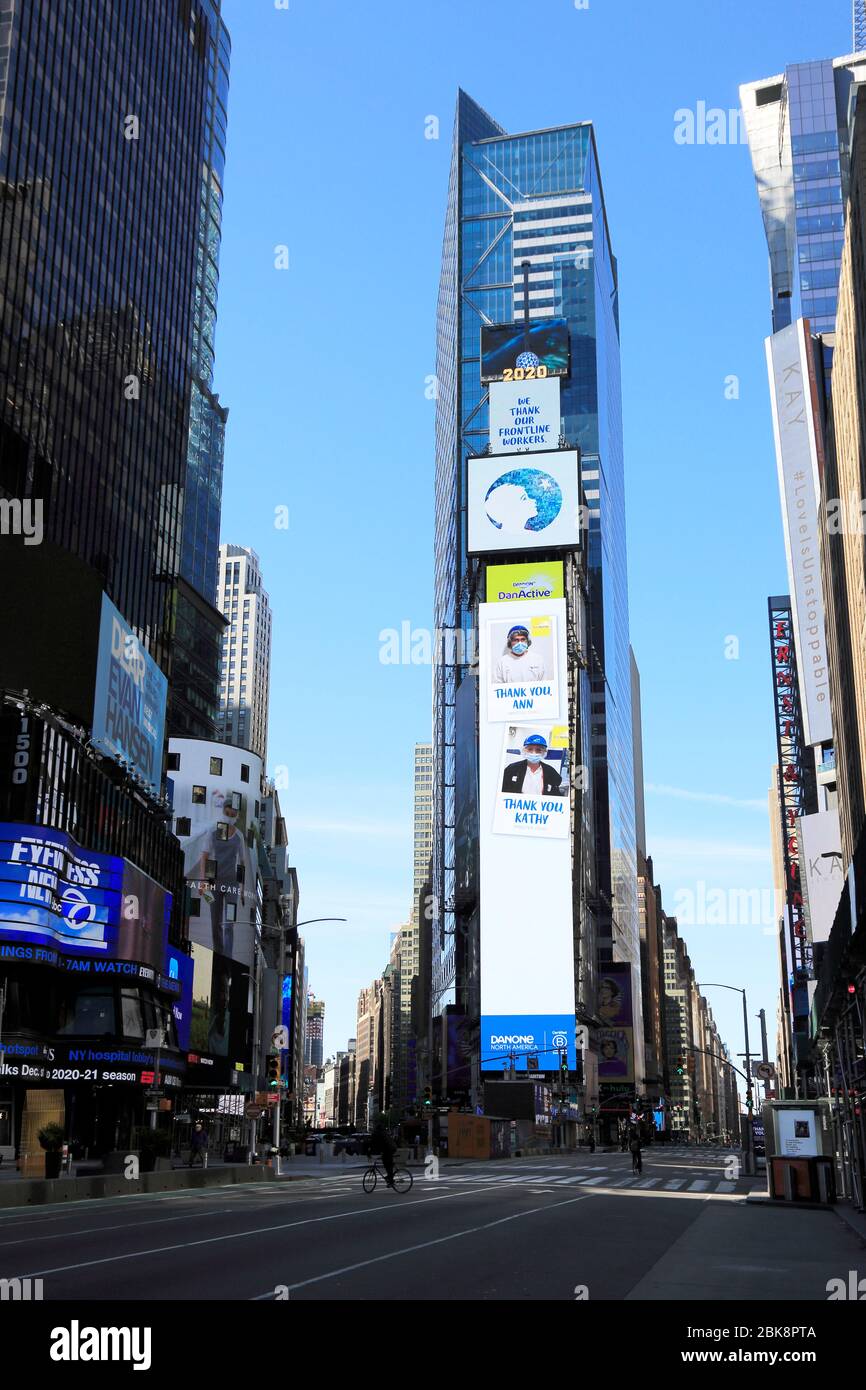 Digital billboard times square hi-res stock photography and images - Alamy