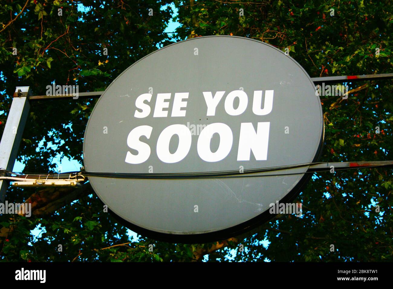 Be back soon note hi-res stock photography and images - Alamy