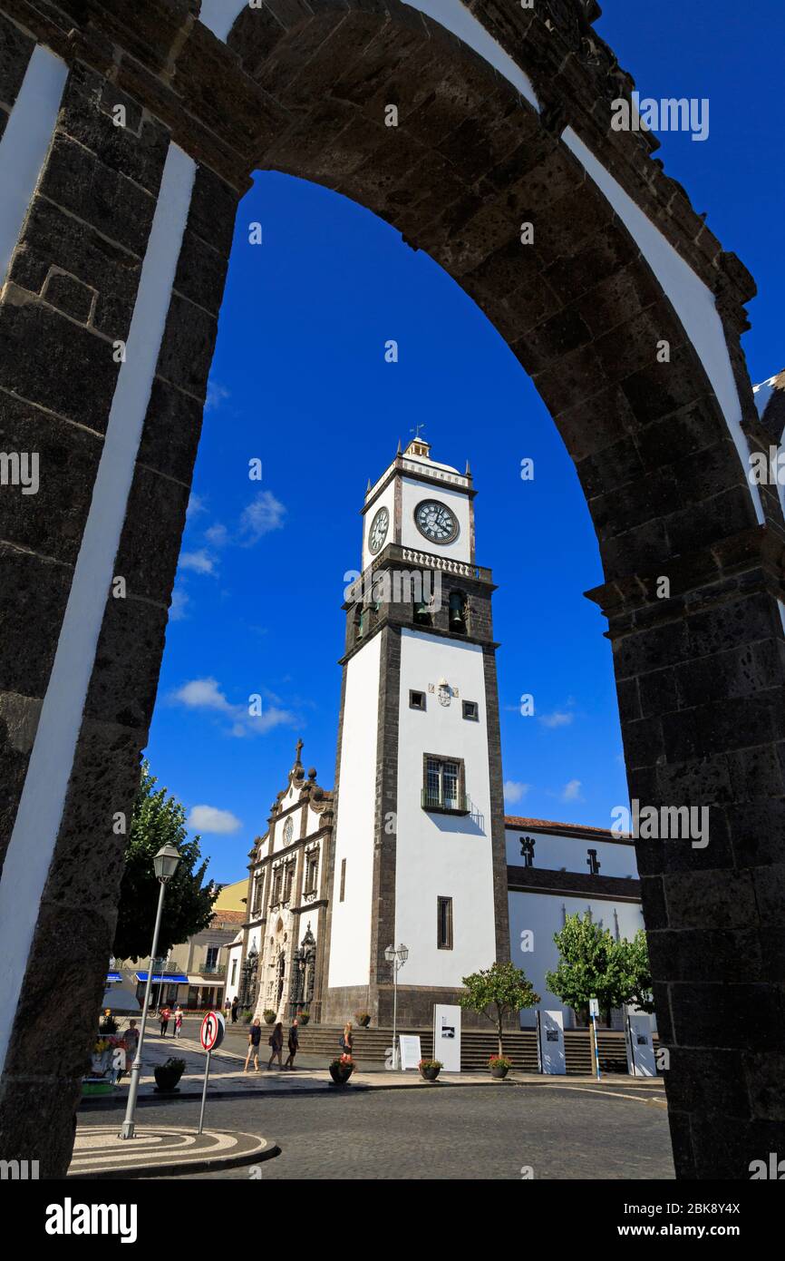 Main Church & Town Gates, Ponta Delgada City, Sao Miguel Island, Azores ...