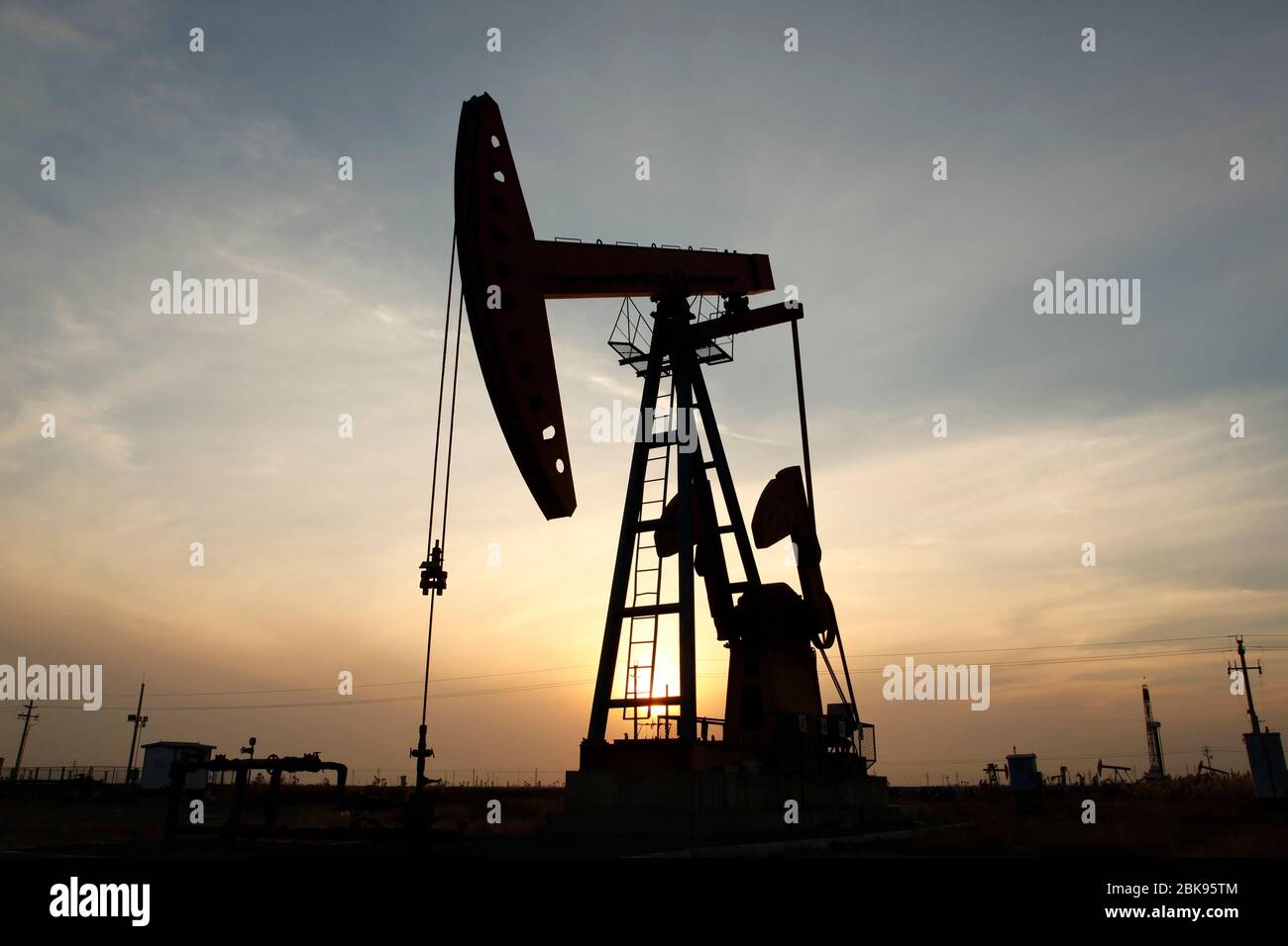 Beam pumping unit Stock Photo - Alamy