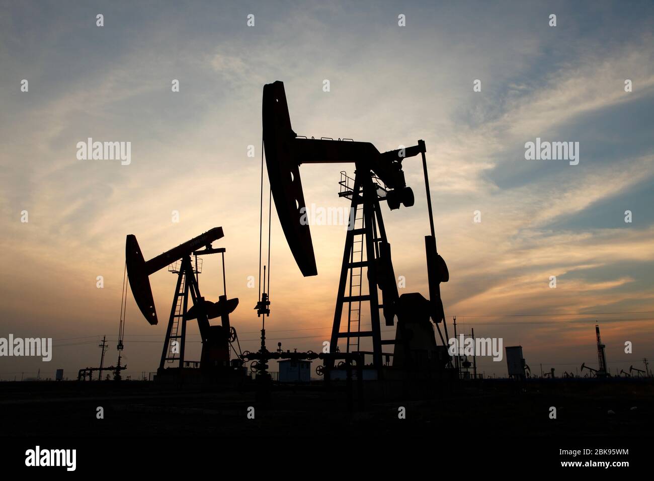 Beam pumping unit Stock Photo - Alamy