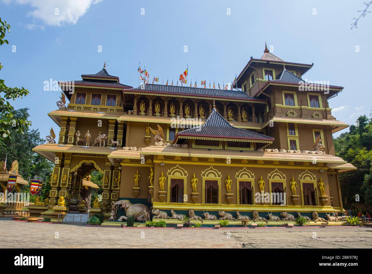 Mahamevnawa Buddhist Monastery, Polgahawela, Sri Lanka Stock Photo - Alamy