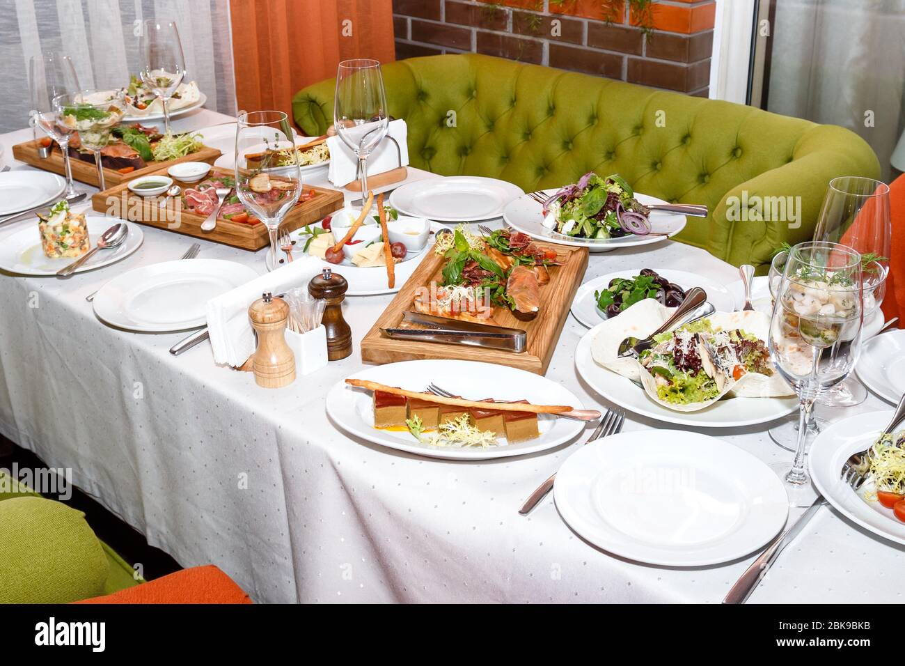 Formal table setting salad hi-res stock photography and images - Alamy