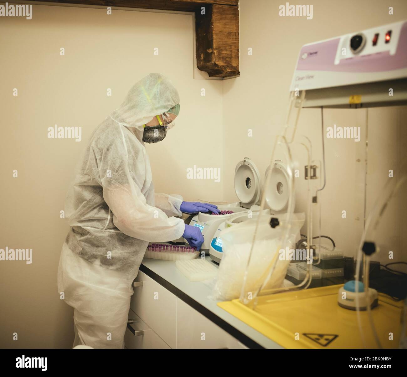 In the dermatological practice Dr. Seifert an apparatus for the ...