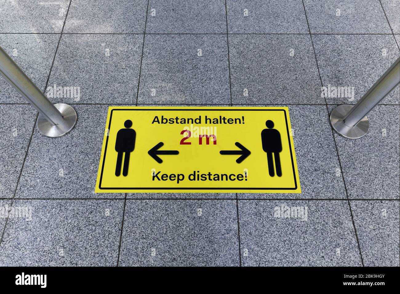 Baggage sign airport hi-res stock photography and images - Alamy