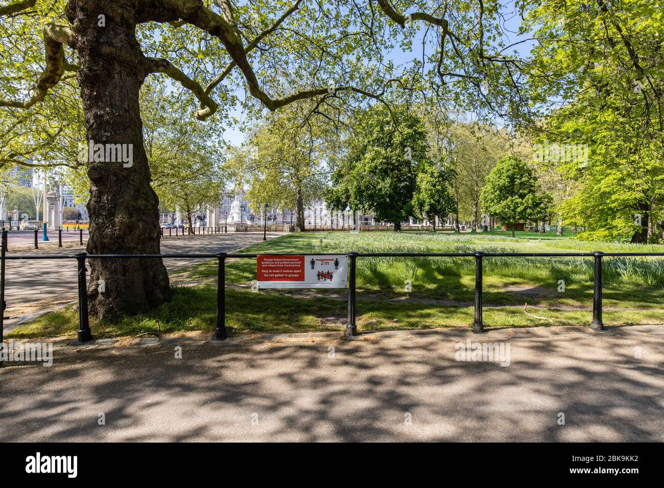 Pathway signage hi-res stock photography and images - Alamy