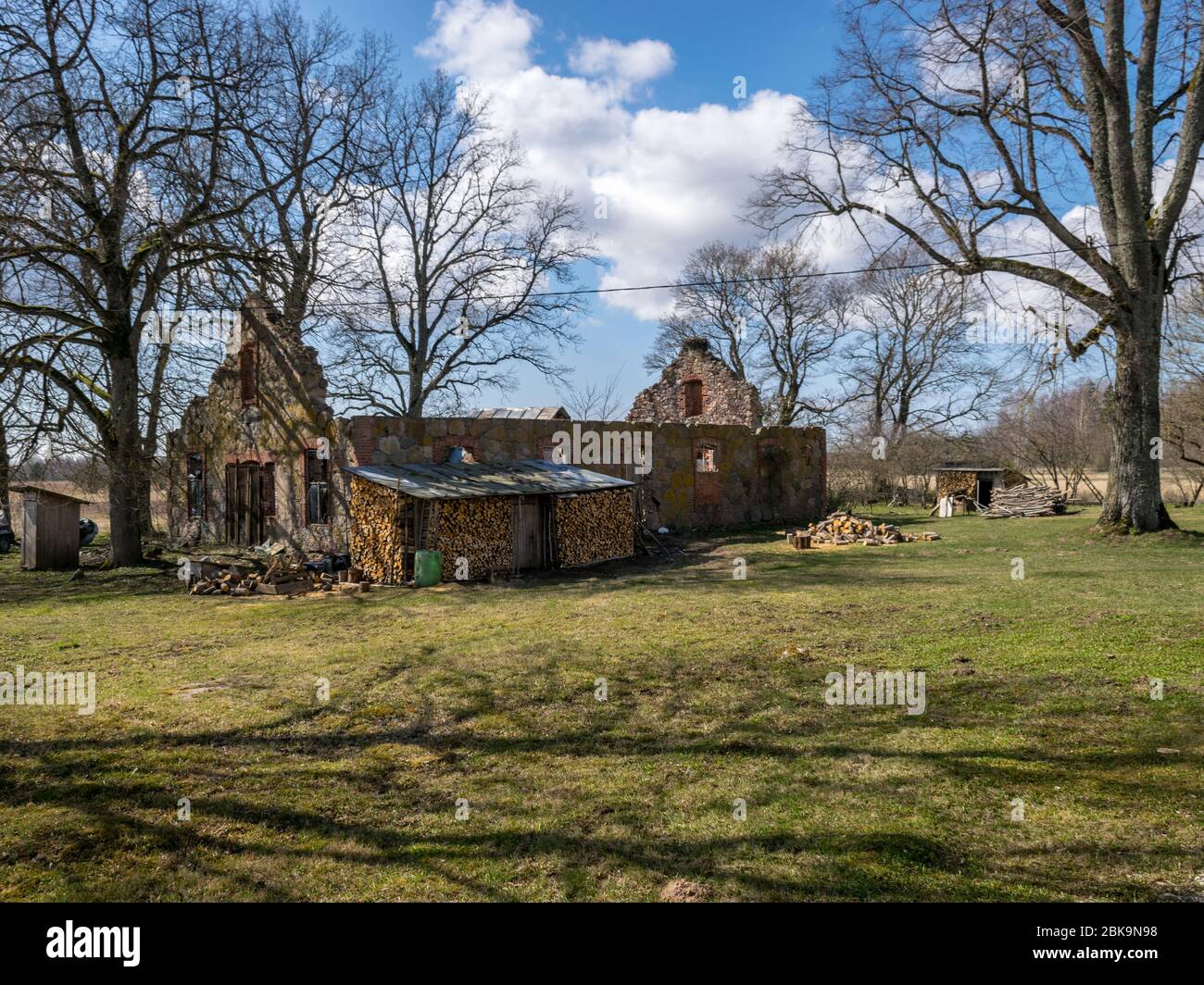 Building without a roof hi-res stock photography and images - Alamy
