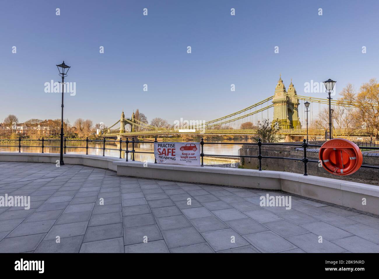 Lockdown London: signage erected by the london borough of hammersmith ...