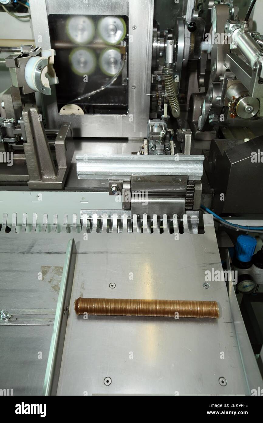 Manufacture of a natural shell for sausage. Collagen shell for sausages ...