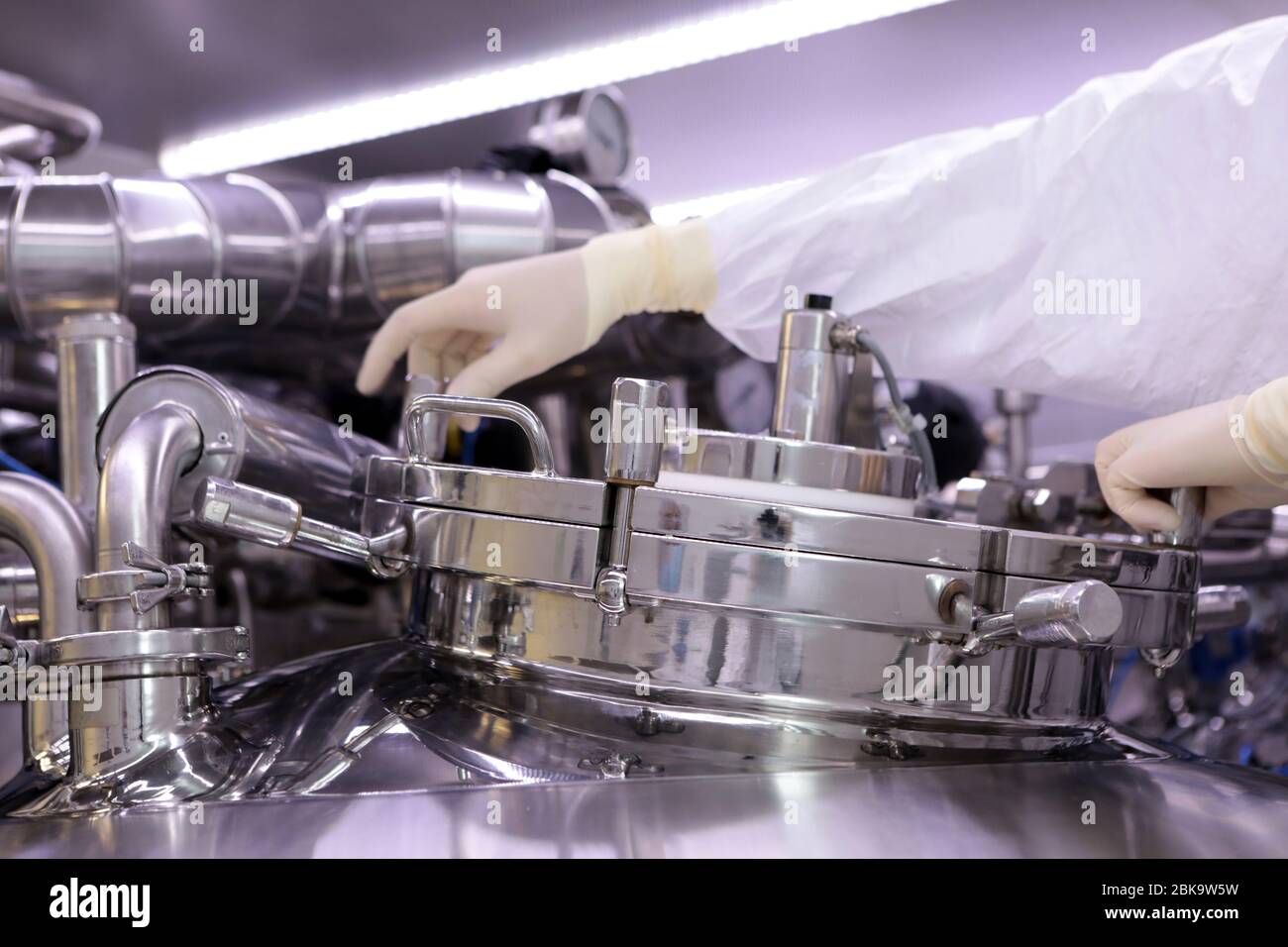 Reactor cover hi-res stock photography and images - Alamy