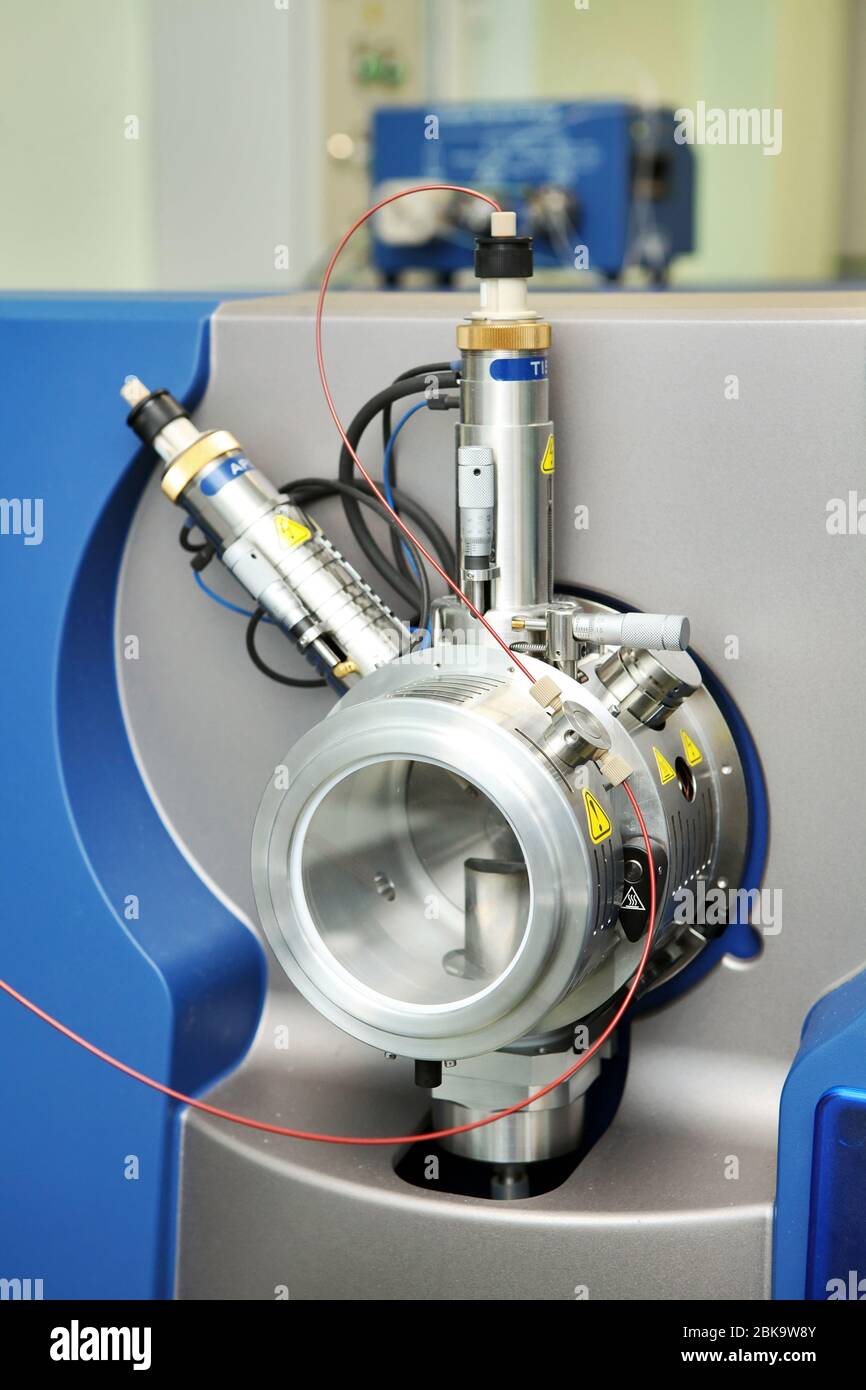 Mass spectrometer hi-res stock photography and images - Alamy