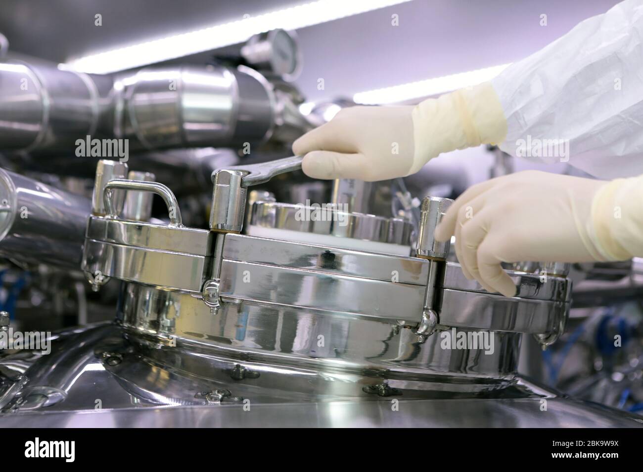 Reactor cap hi-res stock photography and images - Alamy