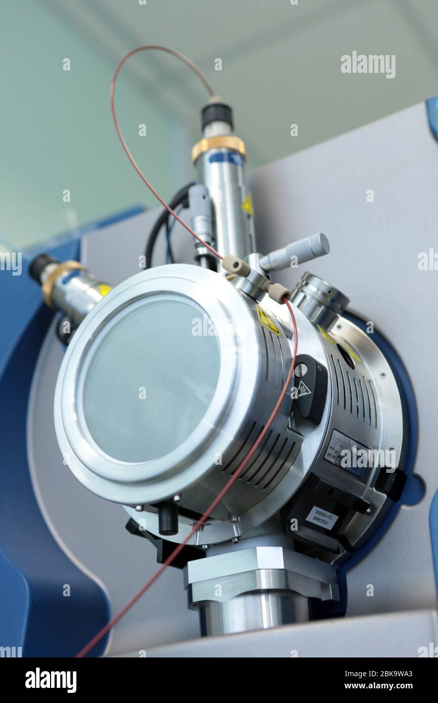 Mass spectrometer hi-res stock photography and images - Alamy