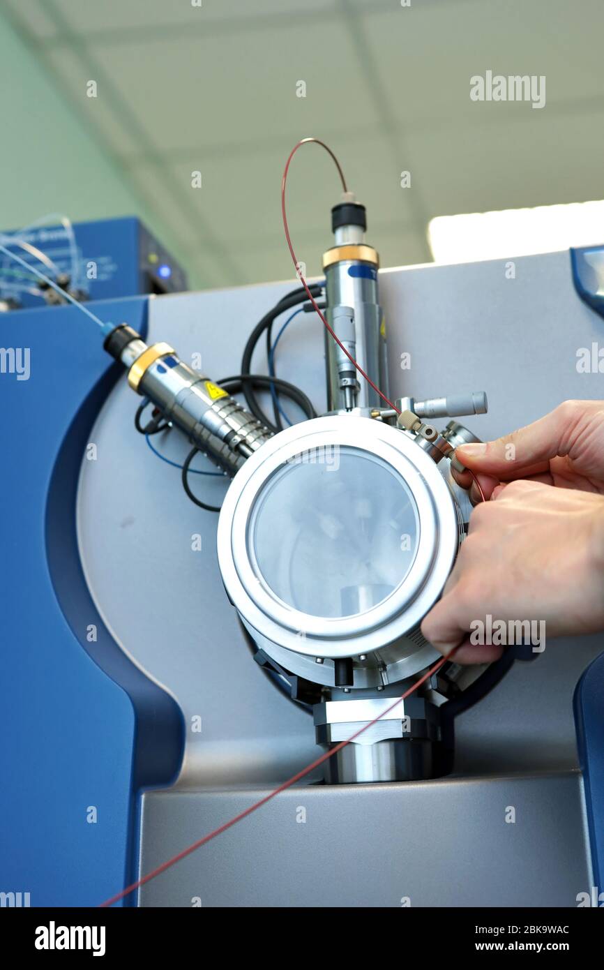 Mass spectrometer hi-res stock photography and images - Alamy