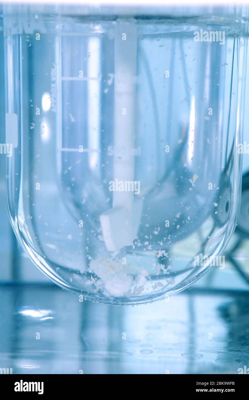 Autonomous solubility tester. Imitation dissolution of the tablet in ...